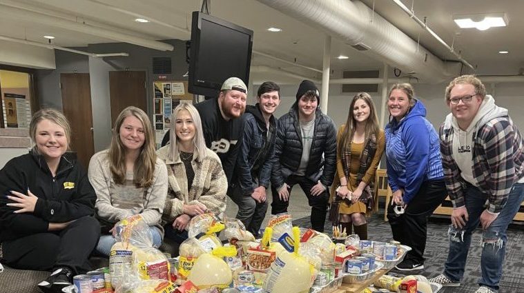 Greek Life Shares Thanksgiving Dinner with Others - WLU: News & Media ...